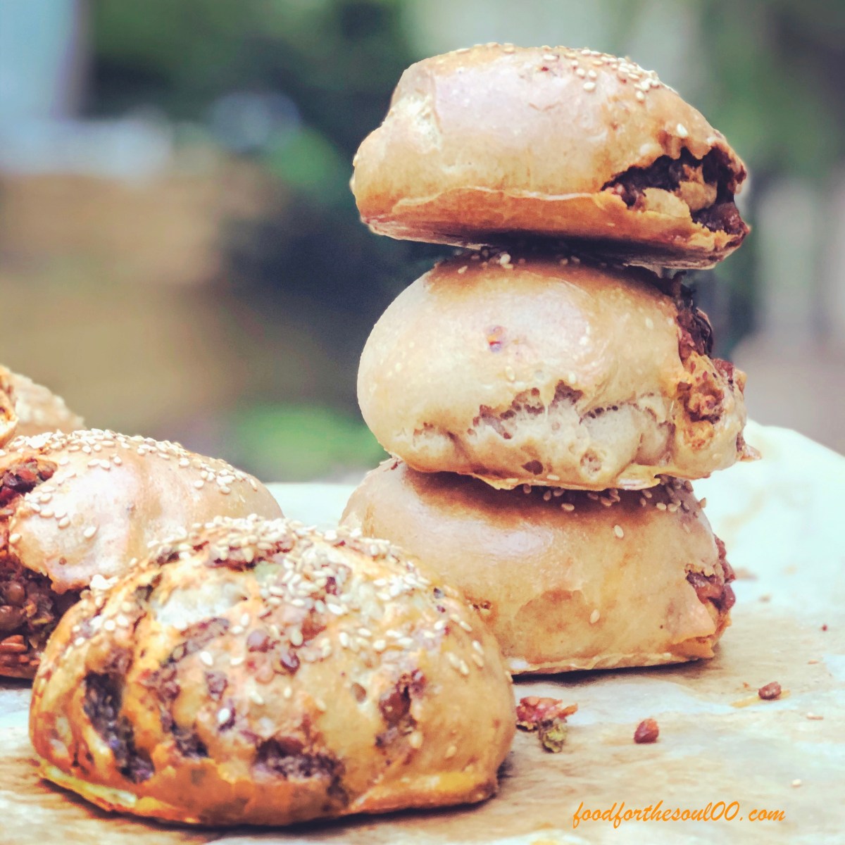 Stuffed Buns with Lentils and Caramelized Onions – Food For The Soul